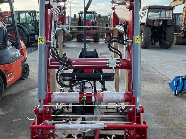 New G lift loader for sale in Co. Galway for €9,000 on DoneDeal