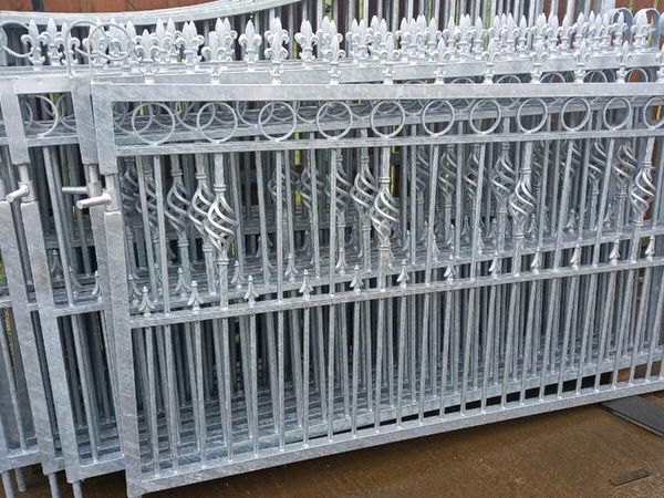 Heavy entrance gates for sale in Co. Galway for €895 on DoneDeal