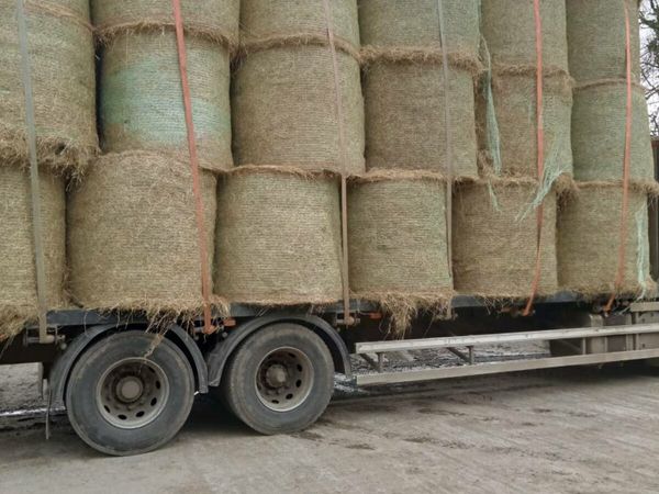 Hay & straw delivered for sale in Co. Cork for €1,234 on DoneDeal