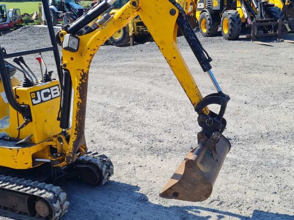 Jcb .8 tonne for sale in Co. Carlow for €9,500 on DoneDeal