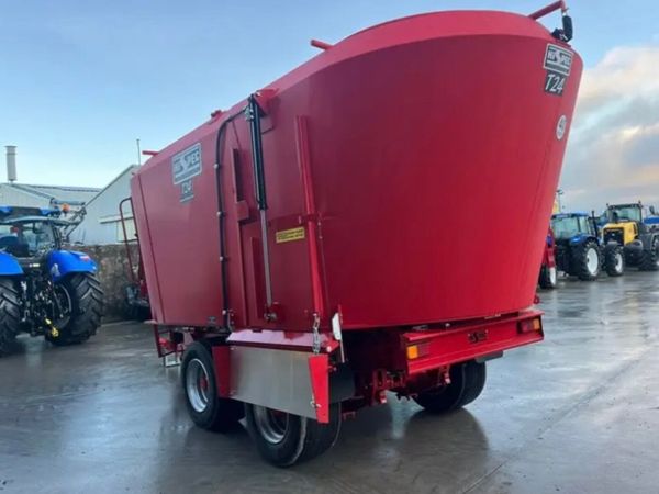 Hi spec feeders for sale in Co. Tipperary for €123 on DoneDeal