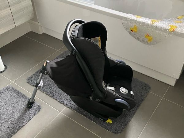 baby seat + iso fix for new born seat for sale in Co. Kildare for €0 on ...