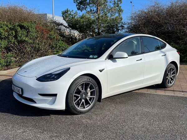 White Tesla MODEL 3 Cars For Sale in Ireland | DoneDeal