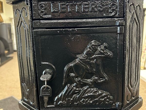 Cast iron post box for sale in Co. Wexford for €200 on DoneDeal