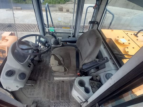 Hyundai 770-7A Loading Shovel for sale in Co. Kildare for €28,000 on ...