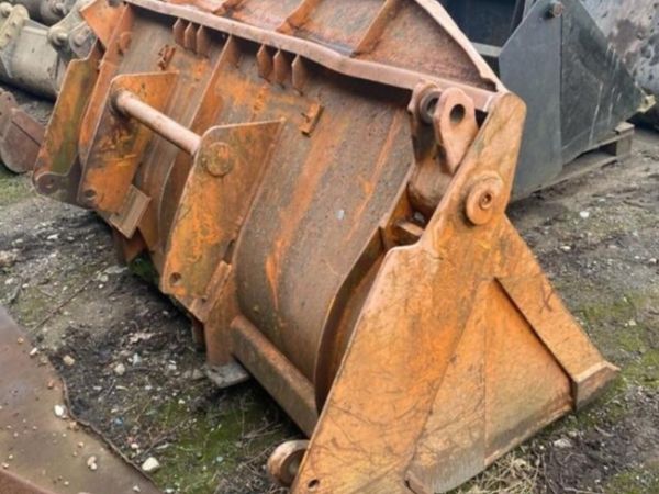 MANITOU TELEHANDLER BUCKET C/W TEETH for sale in Co. Longford for €575 ...