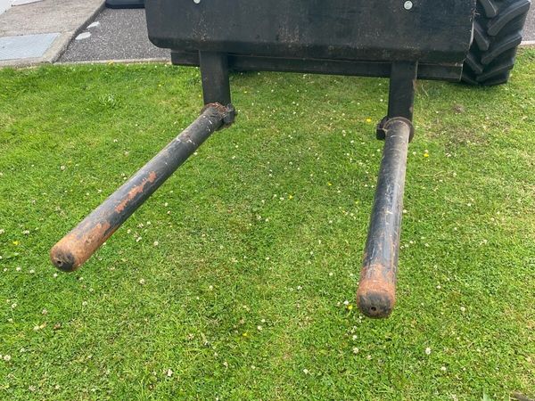 Bale lifter for sale in Co. Meath for €1,600 on DoneDeal
