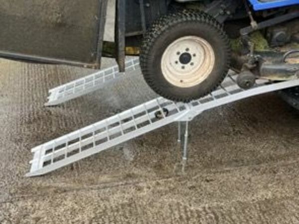 PAIR OF 7 FT ALUMINIUM FOLDABLE LOAD RAMPS 1000 kg for sale in Co ...