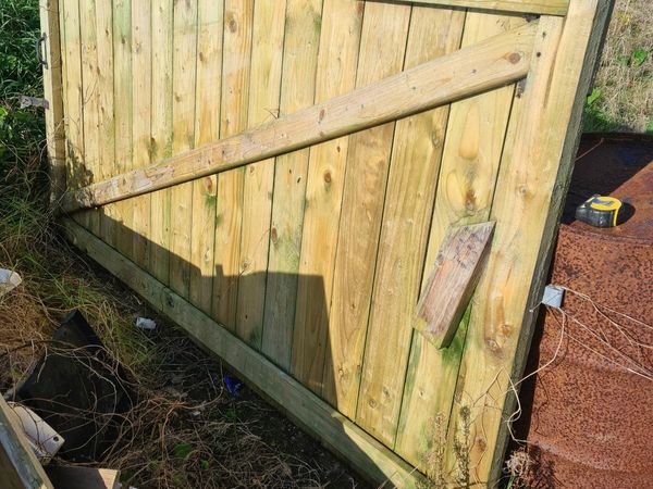 Large wooden gate for sale in Co. Sligo for €120 on DoneDeal