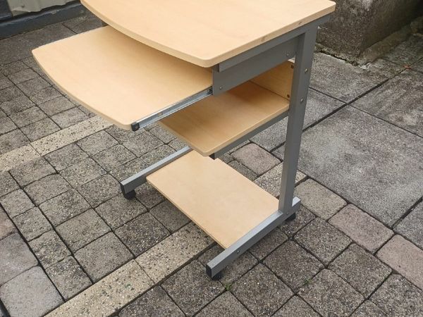 Small Computer Desk for sale in Co. Mayo for €60 on DoneDeal