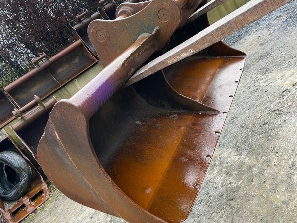 13 ton grading bucket for sale in Co. Cork for €790 on DoneDeal