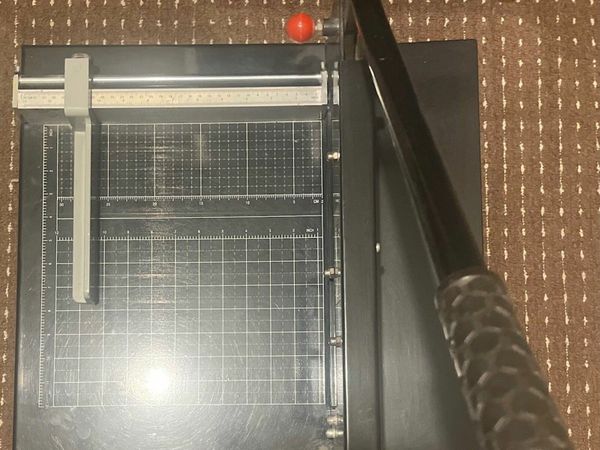 COME 2700 HEAVY DUTY PAPER STACK CUTTER. USER - IN for sale in Co ...