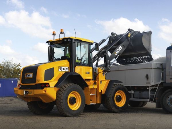 JCB 411 AGRI Wheel Loader 3.34m for sale in Co. Clare for €1,234 on DoneDeal