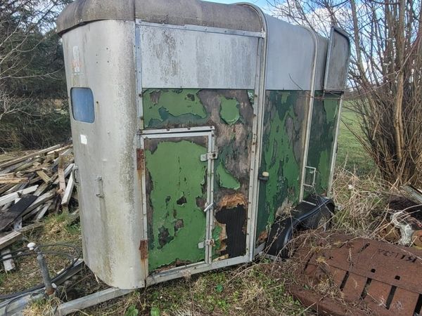 Hunter horse box for sale in Co. Galway for €500 on DoneDeal