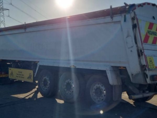 🔥 2017 Wilcox Tri-Axle Walking Floor Trailer for sale in Co. Wexford ...