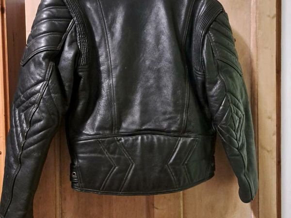 Ladies leather motorcycle jacket for sale in Co. Mayo for €100 on DoneDeal