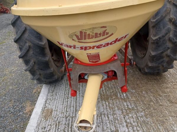 Vicon spreader for sale in Co. Cavan for €690 on DoneDeal