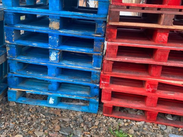 Pallets for sale in Co. Leitrim for €5 on DoneDeal