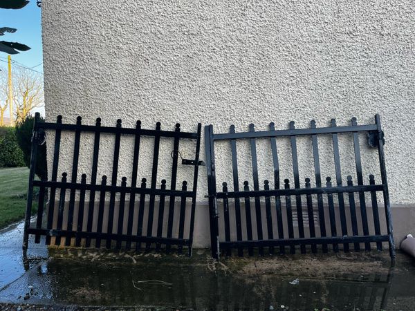 Black House Gates for sale in Co. Louth for €600 on DoneDeal
