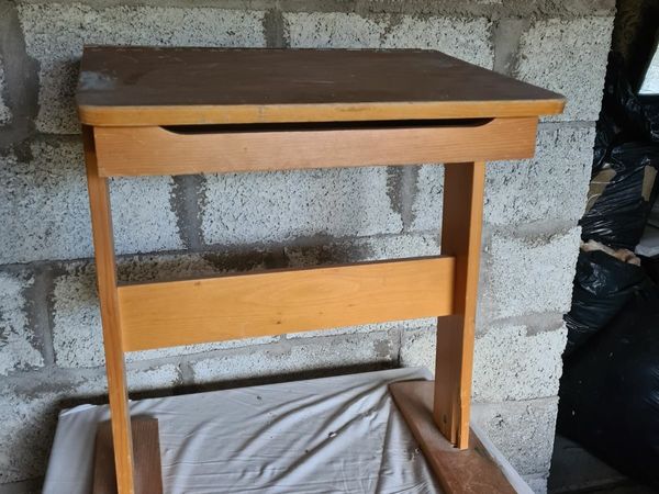 Flip top childs school desk for sale in Co. Sligo for €25 on DoneDeal
