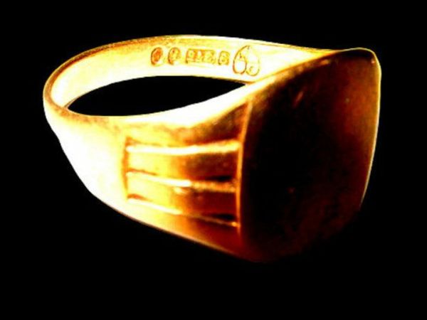 Vintage Traditional Hallmarked 9ct Gold Sig Ring for sale in Co. Offaly ...