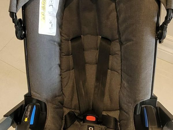 Donna Car Seat plus Isofix base for sale in Co. Cork for €225 on DoneDeal