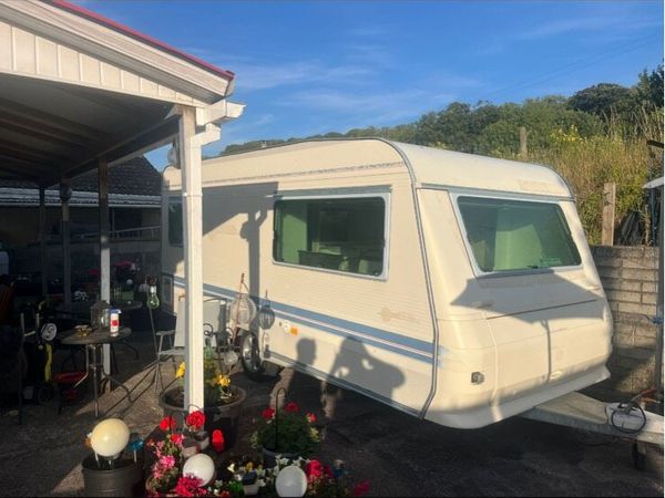 German caravan with island bed for sale in Co. Cork for €3,950 on DoneDeal