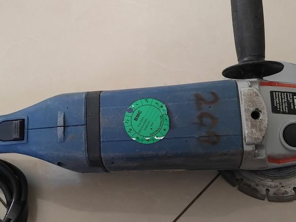 Casals 180mm Angle Grinder 240v for sale in Co. Clare for €100 on DoneDeal