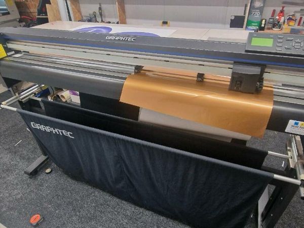 Plotter Graphitec 8000 for sale in Co. Laois for €2,200 on DoneDeal