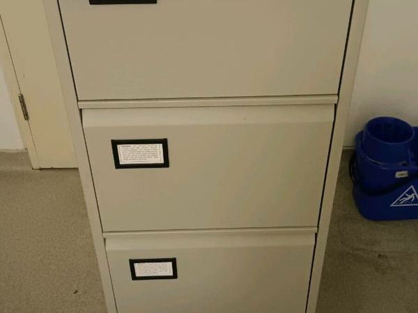 Filling cabinets for sale in Co. Dublin for €100 on DoneDeal
