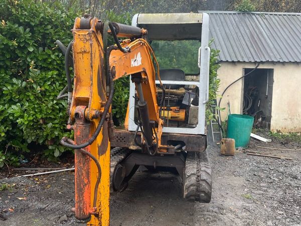 Hannix Mini digger for sale in Co. Cavan for €5,750 on DoneDeal