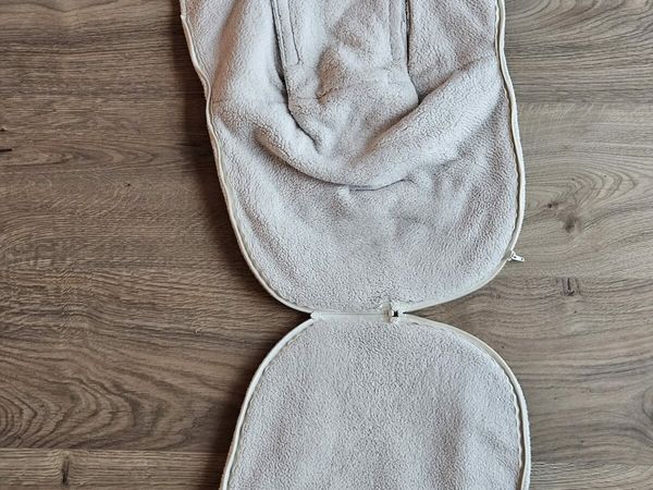 Wallaboo footmuff for car seat for sale in Co. Cork for €50 on DoneDeal
