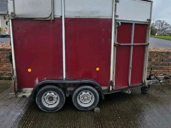 Horse box for sale in Co. Donegal for €2,400 on DoneDeal