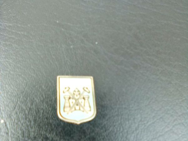 WEST. HAM. UNITED. CAP. . AND. BADGE. AND. CREST for sale in Co ...