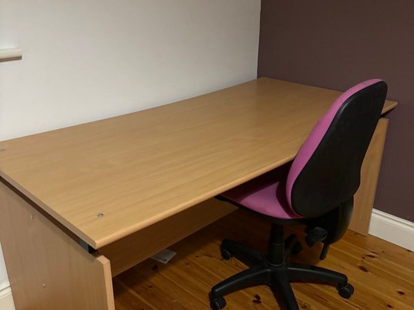Study desk for sale in Co. Mayo for €200 on DoneDeal