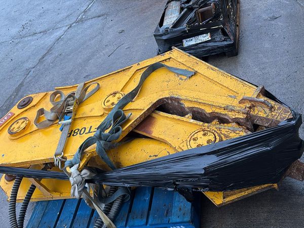 Concrete muncher pulveriser for sale in Co. Laois for £3,950 on DoneDeal