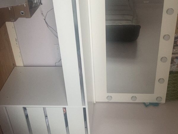 Vanity table for sale in Co. Cork for €300 on DoneDeal