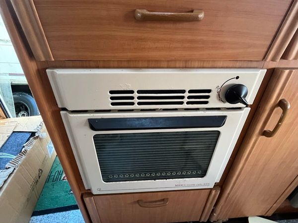 Caravan parts & windows for sale in Co. Limerick for €200 on DoneDeal