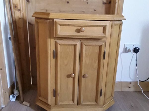 Solid wooden unit good condition for sale in Co. Dublin for €59 on DoneDeal