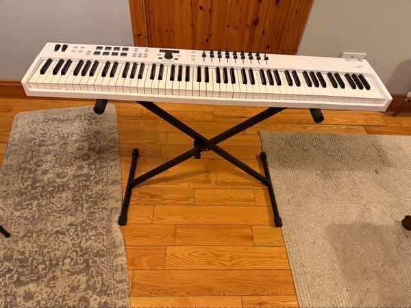 Keyboard Piano for sale in Co. Mayo for €200 on DoneDeal