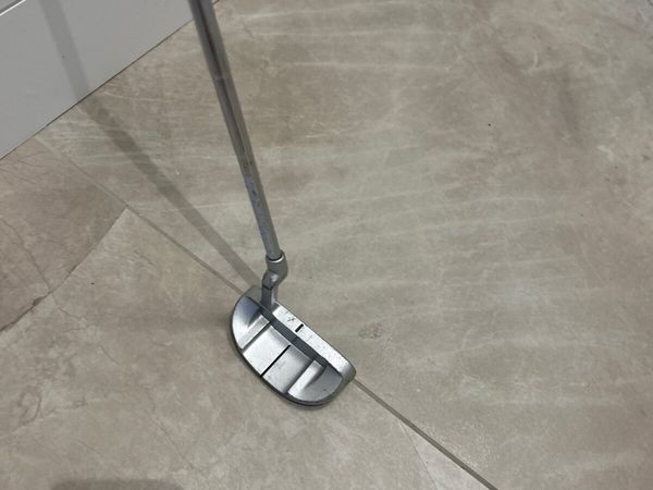 Putter golf for sale in Co. Kerry for €40 on DoneDeal