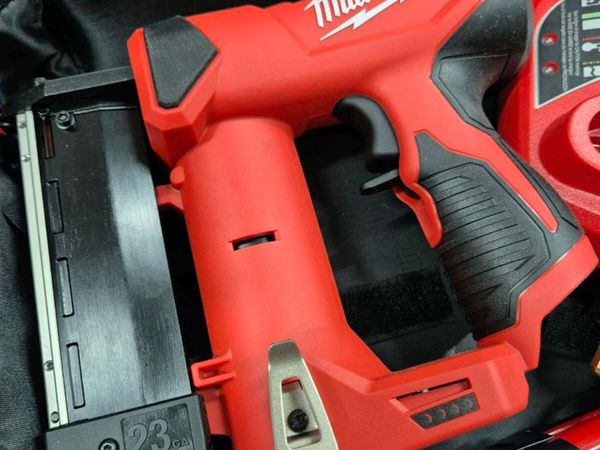 Milwaukee M12 23 Gauge Pin Nail Gun Kit for sale in Co. Waterford for € ...