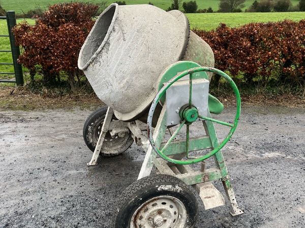 Cement mixer for sale in Co. Carlow for €250 on DoneDeal