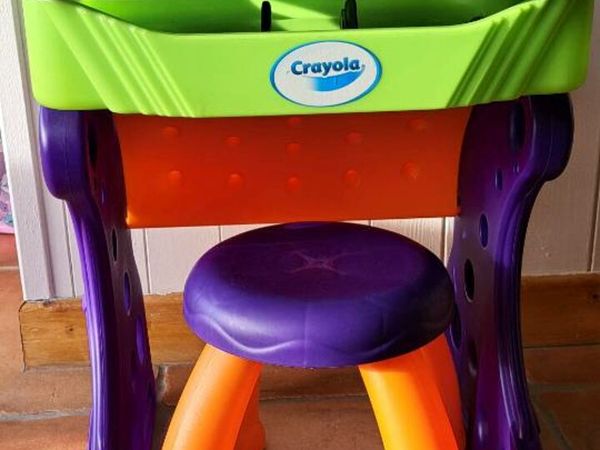 Crayola art studio for sale in Co. Cork for €15 on DoneDeal