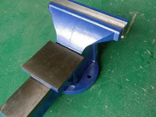 vice 8 with swivel Base for sale in Co. Dublin for €1 on DoneDeal