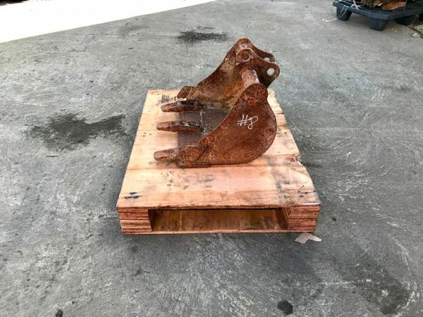 18" MINI DIGGER BUCKET......25mm PINS ....4533/8 for sale in Co. Louth ...