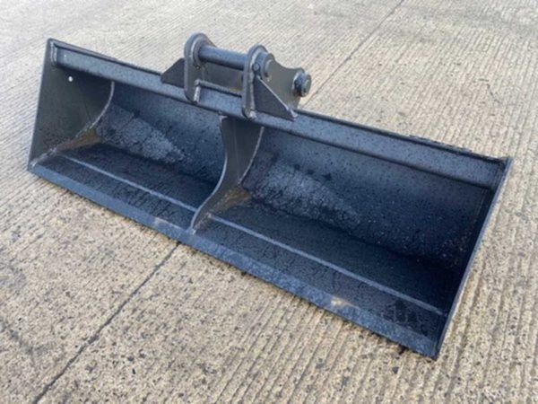 JCB 3CX// 5FT Sheugh / Grading / Ditching Bucket for sale in Co. Derry ...