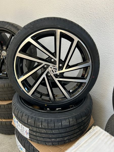 18 Vw Style Spielberg Alloys For Sale In Co Wexford For €849 On Donedeal