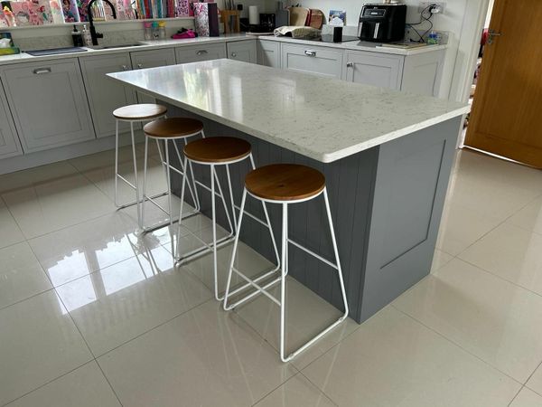 kitchen unit legs | 11 All Sections Ads For Sale in Ireland | DoneDeal
