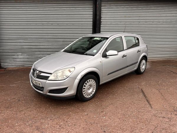 Silver Vauxhall Astra Cars For Sale in Ireland | DoneDeal